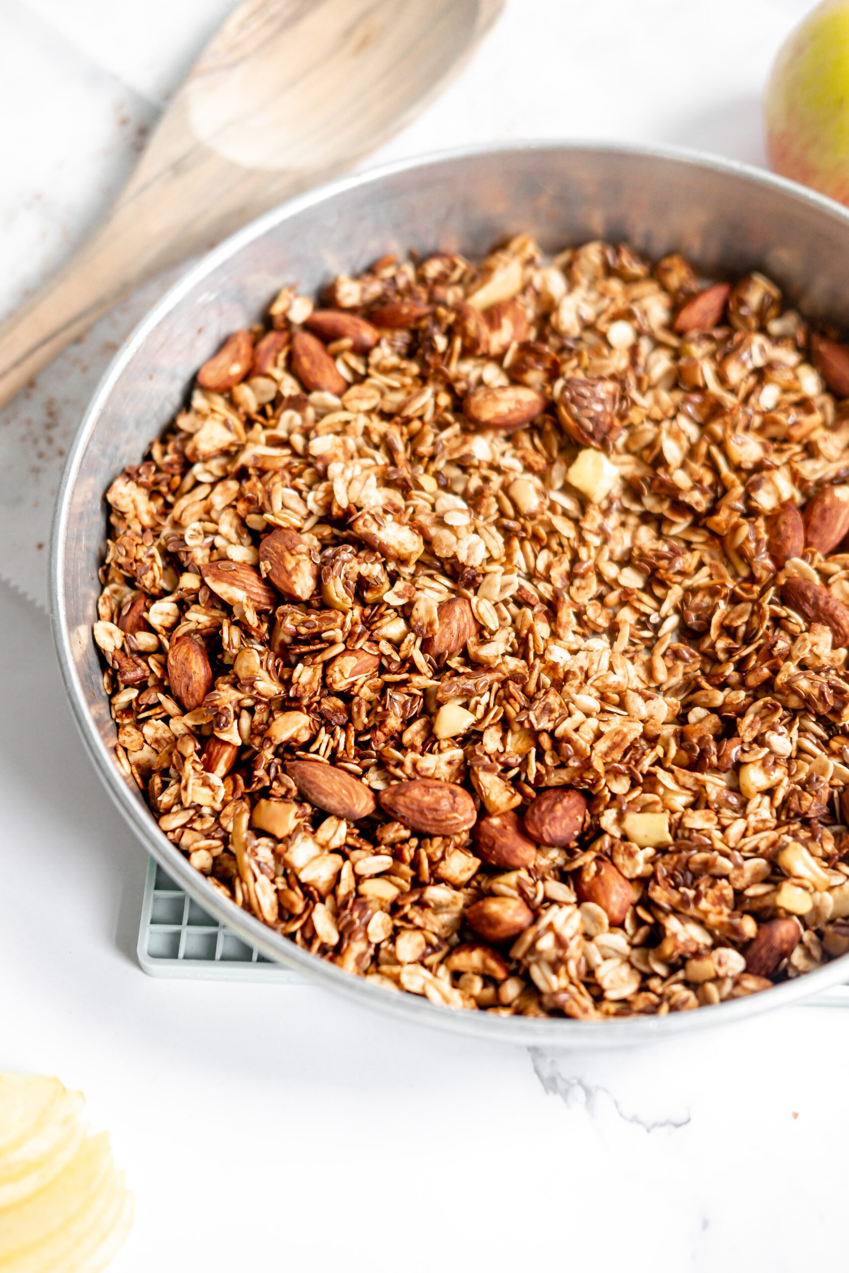 Apple Pie Granola Recipe - White Kitchen Red Wine