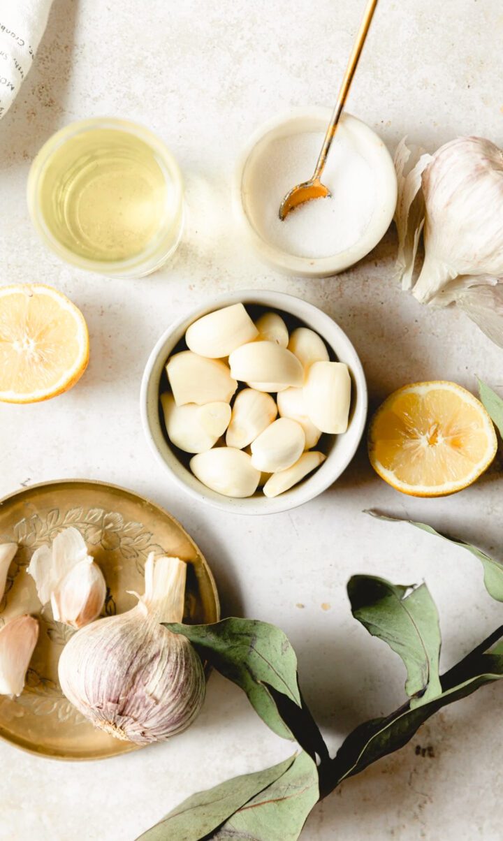 Lebanese Garlic Dip (Toum) An easy and delicious Lebanese Recipe