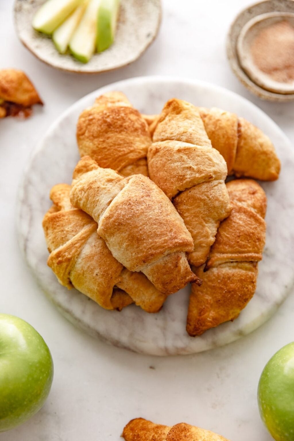 Easy Apple Pie Crescent Rolls - White Kitchen Red Wine