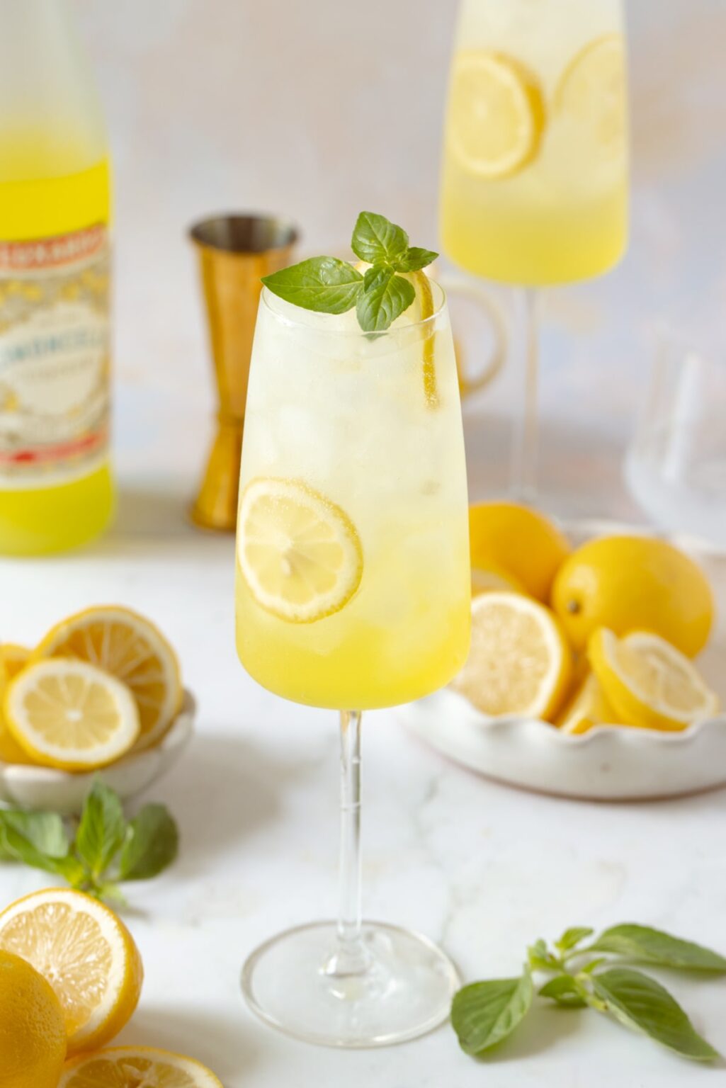Italian Limoncello Spritz- Perfect Summer Cocktail Recipe! - White Kitchen Red Wine